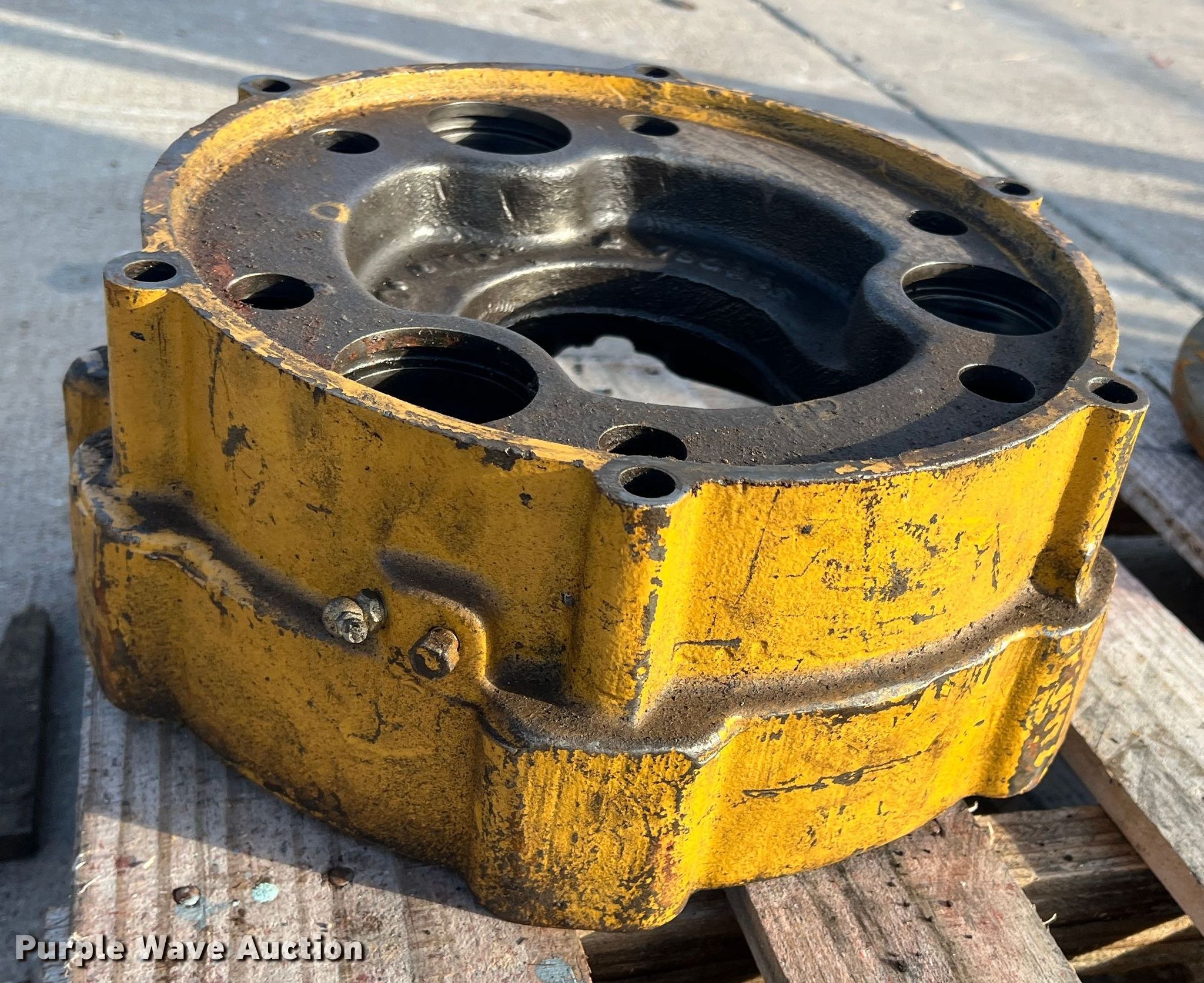 Caterpillar plate in Cresson, TX | Item LW9124 sold | Purple Wave