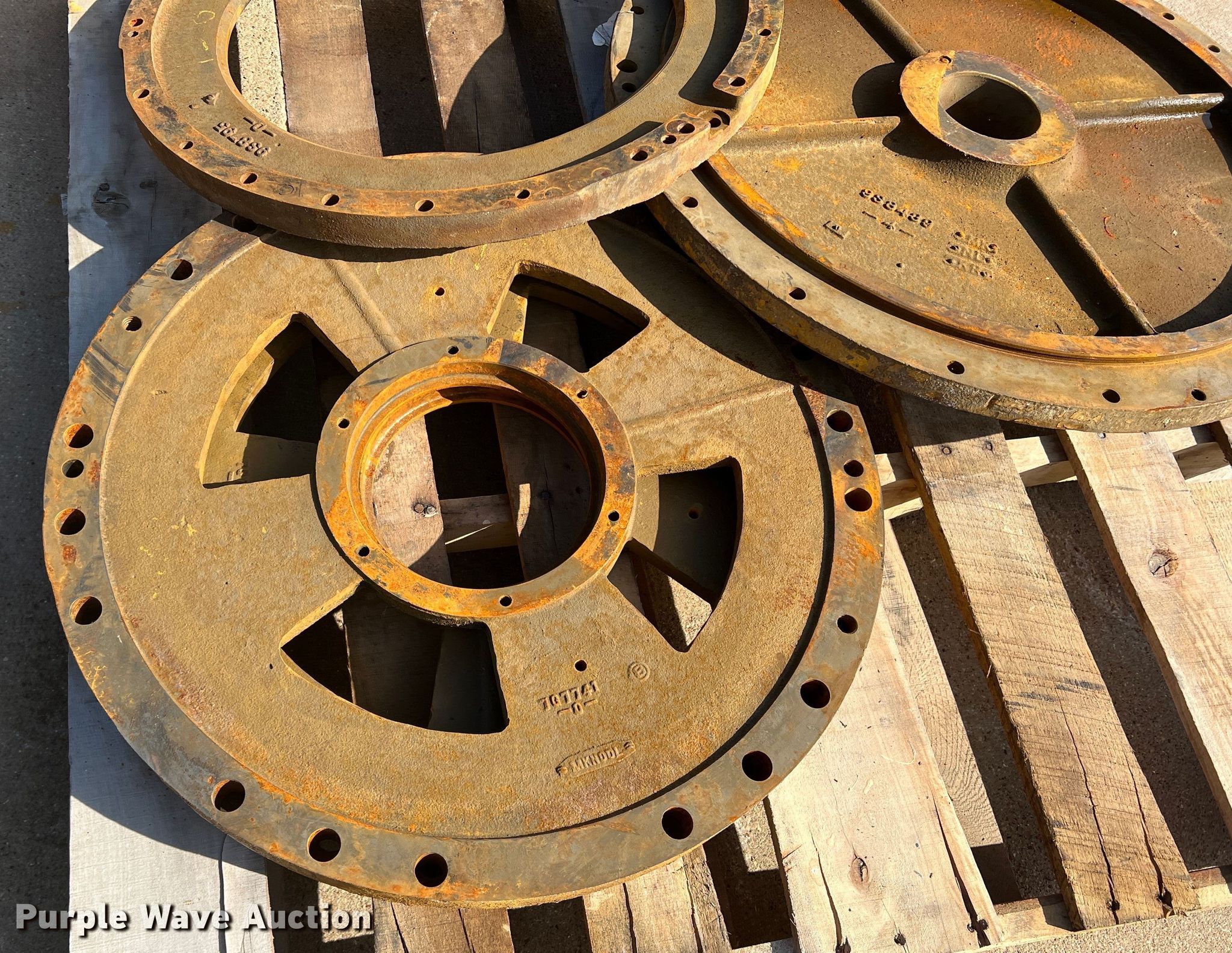 (4) Caterpillar plates in Cresson, TX | Item LW9166 sold | Purple Wave