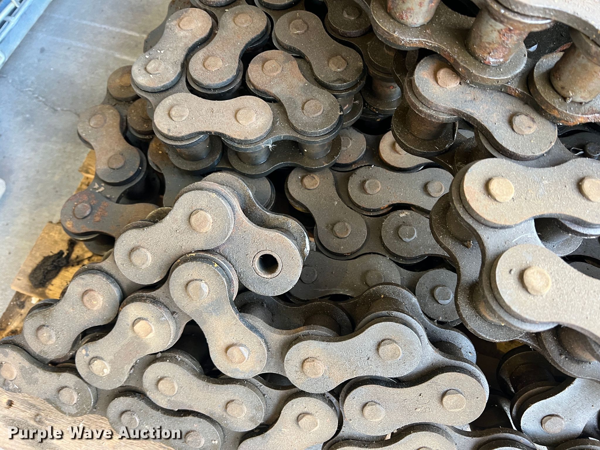 Caterpillar chain group in Cresson, TX | Item MK9703 sold | Purple Wave