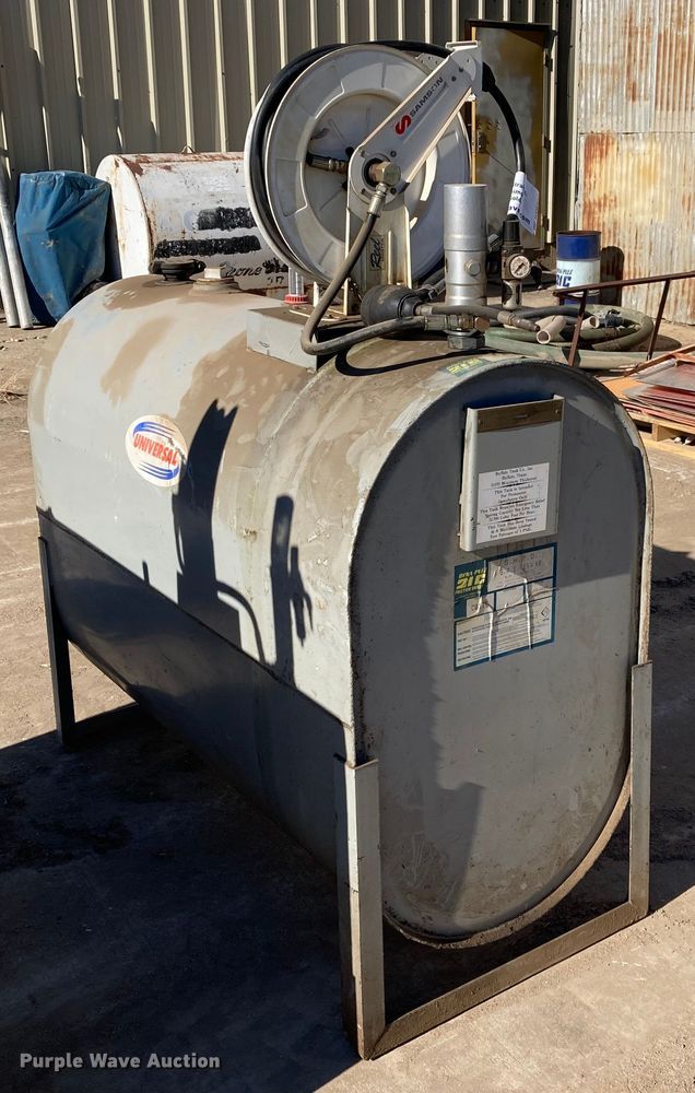 Buffalo Tank Company oil tank in Salina, KS | Item DN6959 sold | Purple ...