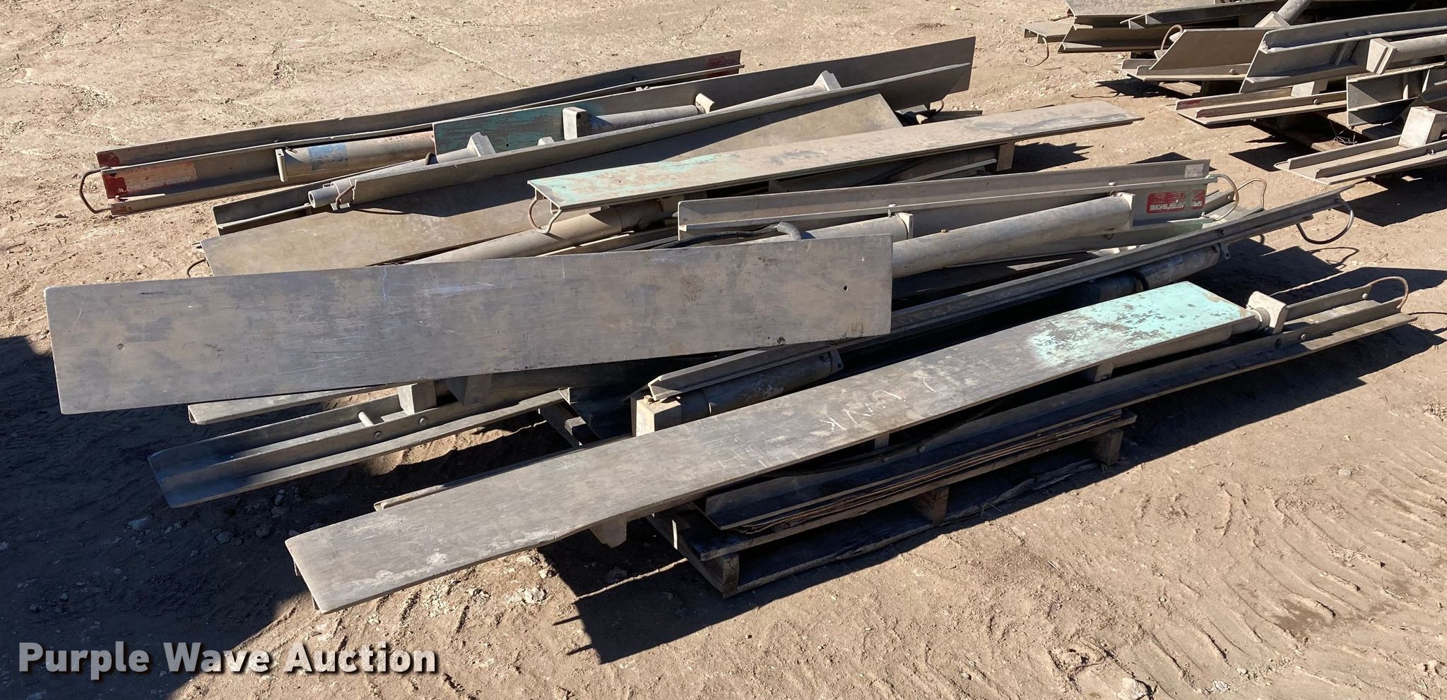 Speed Shore hydraulic shoring jacks in Salina, KS | Item DN6966 sold ...