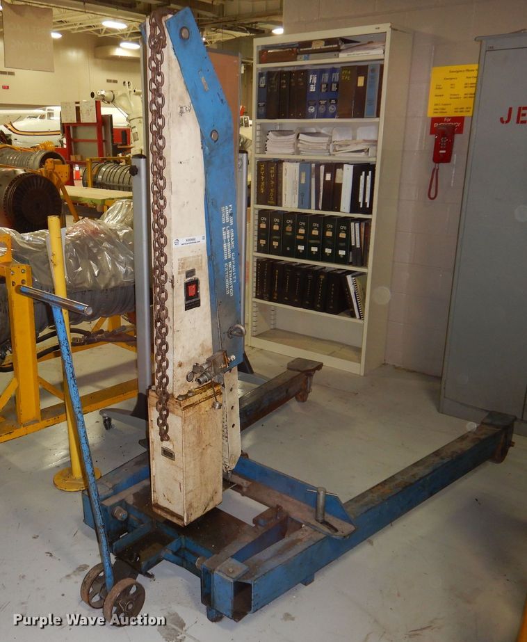 OTC engine hoist in Ottumwa, IA | Item KW9666 sold | Purple Wave