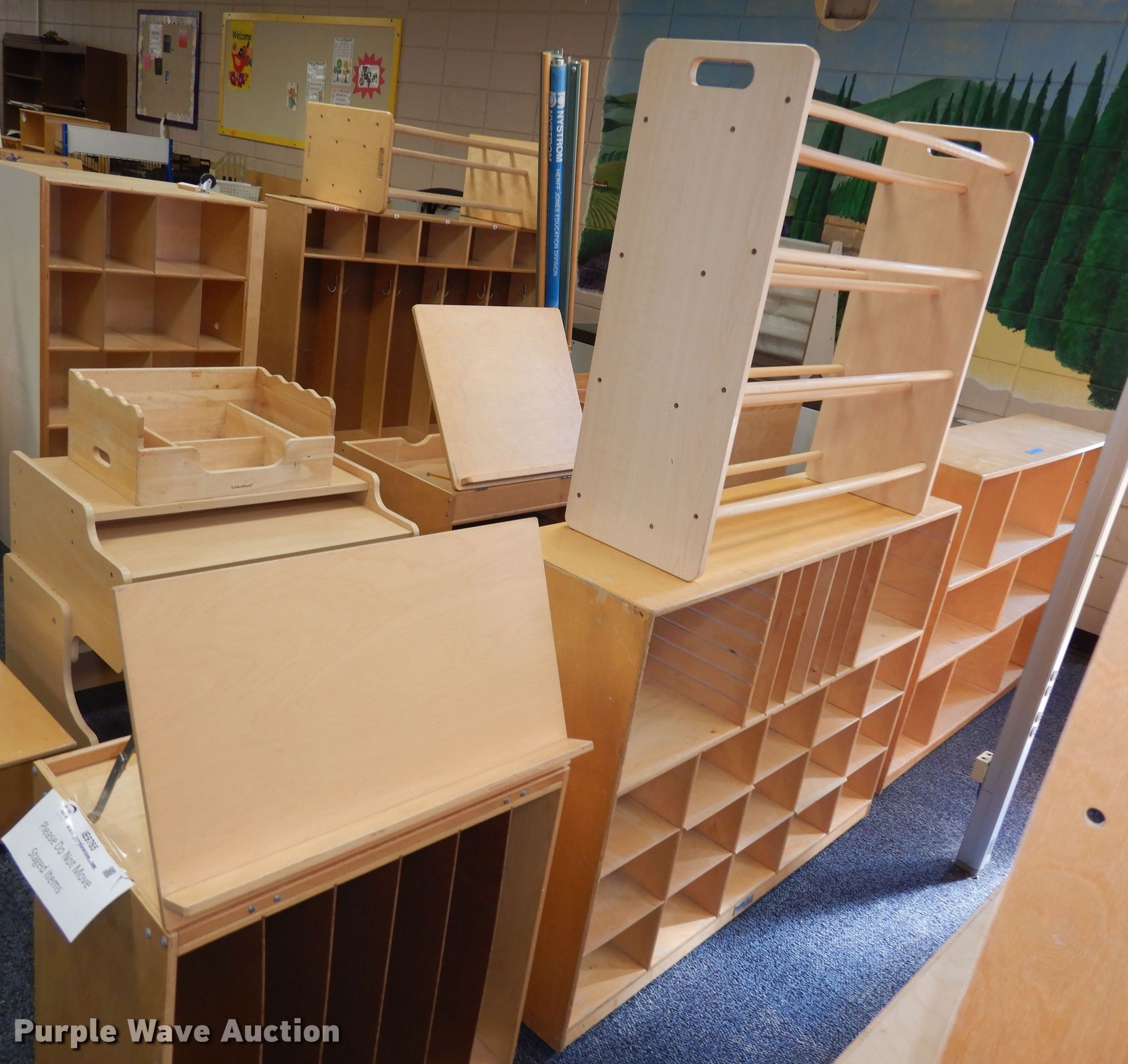 (4) storage cabinets/racks in Overland Park, KS | Item IE9765 for sale ...