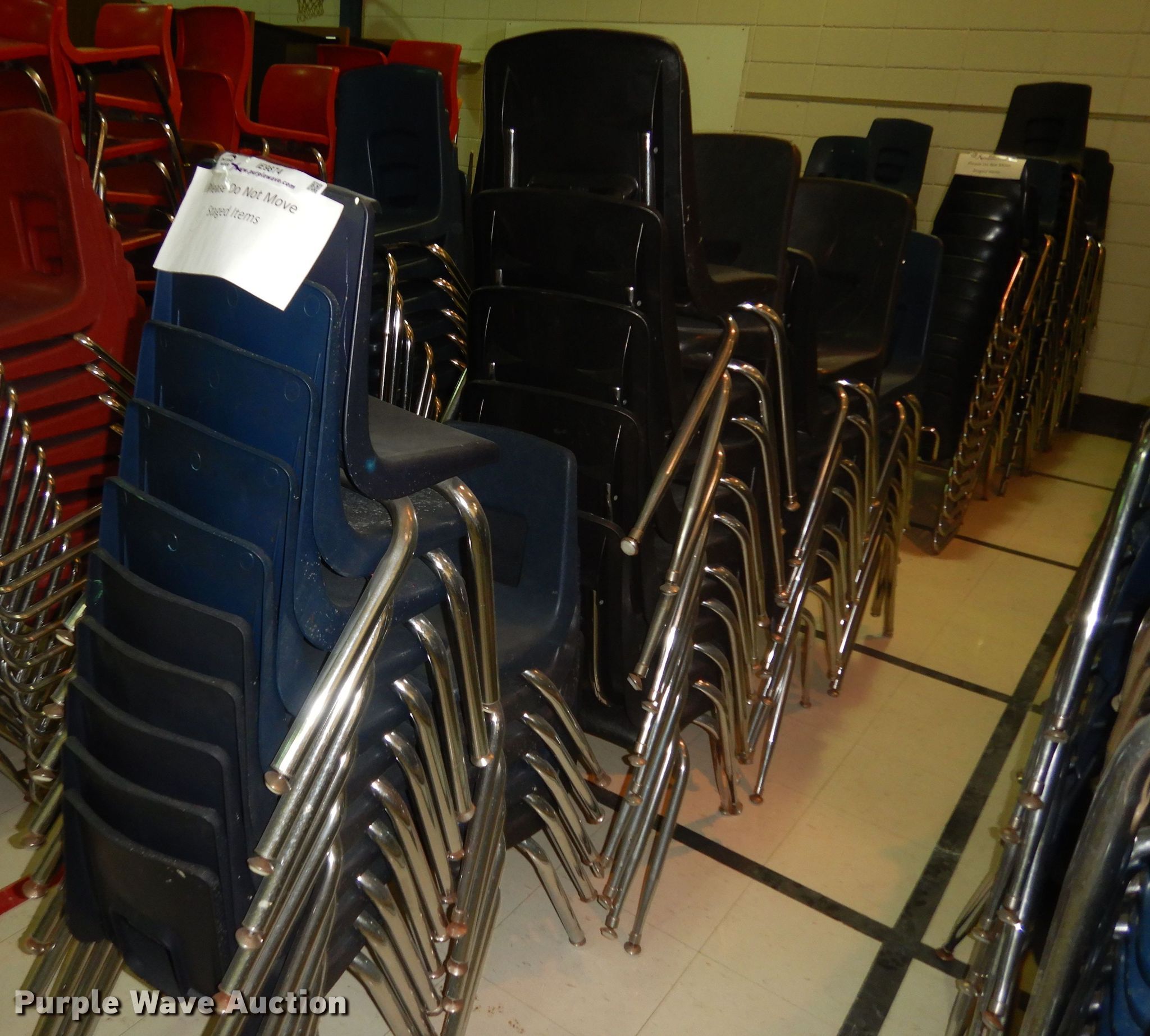 (39) chairs in Overland Park, KS | Item IE9874 sold | Purple Wave