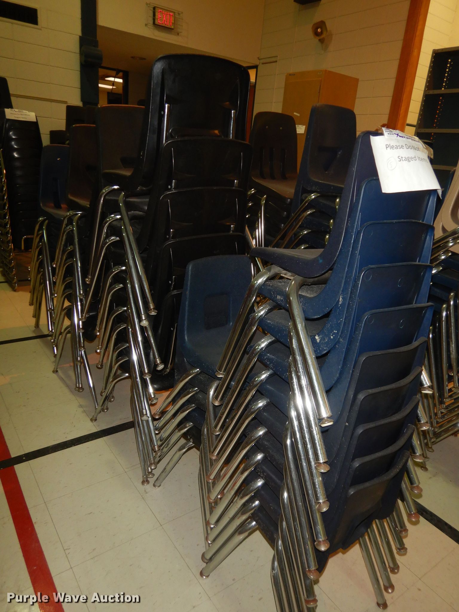 (39) chairs in Overland Park, KS | Item IE9874 sold | Purple Wave