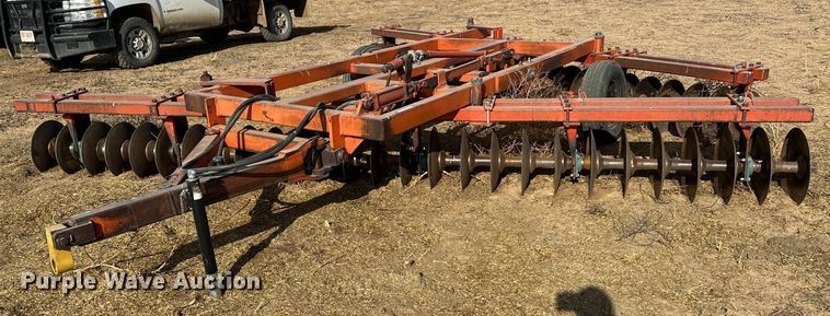 Miller off-set disk in Garden City, KS | Item JD9700 sold | Purple Wave