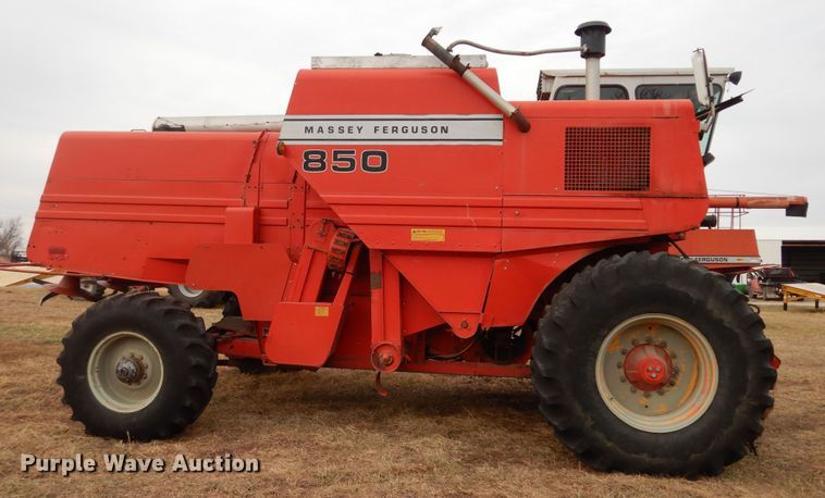 1981 Massey Ferguson 850 RWA combine in Carbondale, KS | Item JR9056 ...