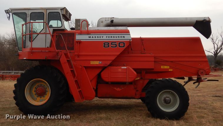 1981 Massey Ferguson 850 RWA combine in Carbondale, KS | Item JR9056 ...