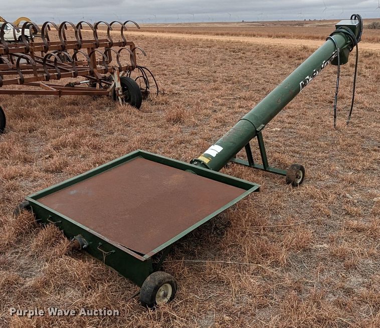 My-D Han-D auger in Englewood, KS | Item MJ9262 sold | Purple Wave