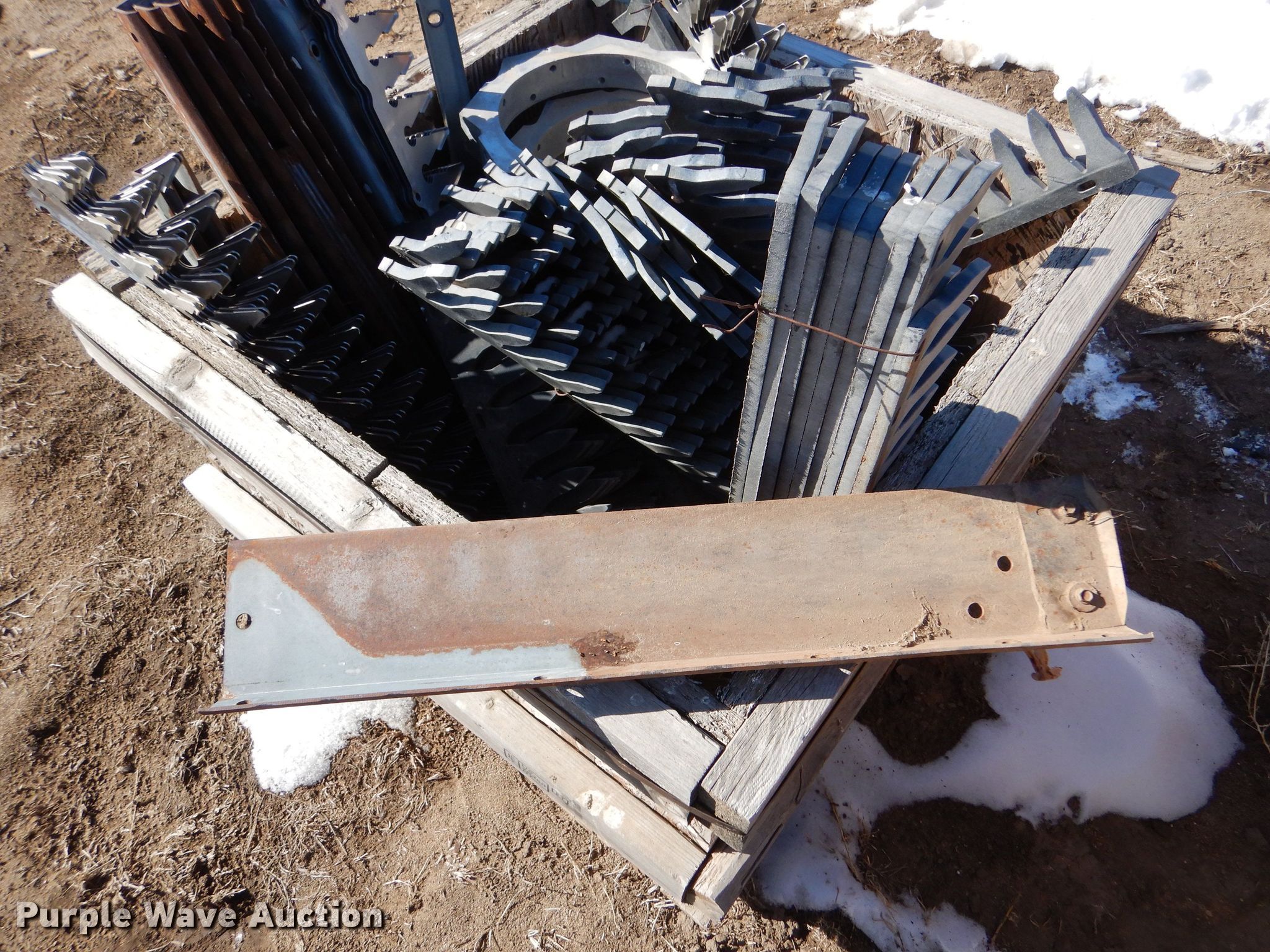 Shelbourne header parts in Sublette, KS | Item MT9874 sold | Purple Wave