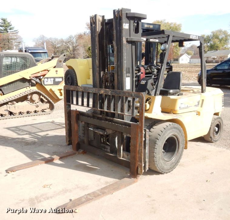 2000 Caterpillar DP50 forklift in Lawrence, KS | Item DS1521 sold ...