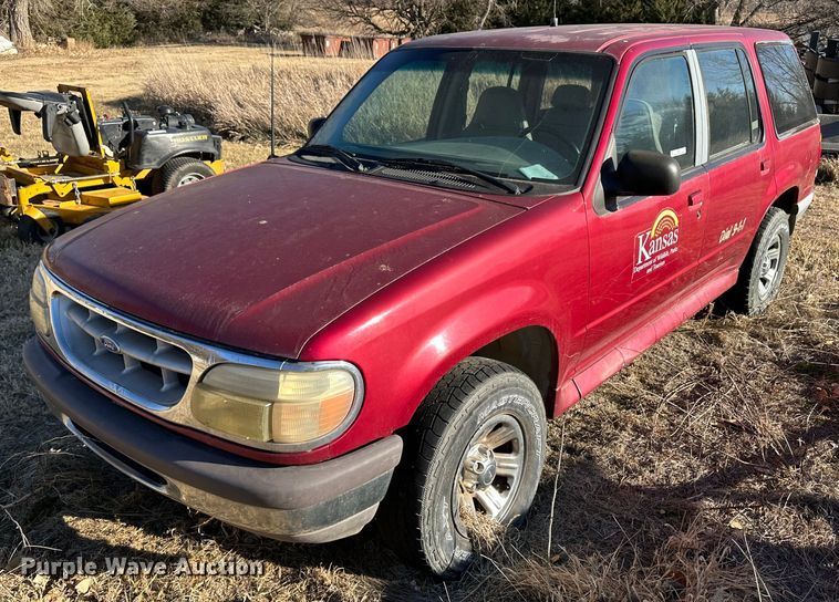 1995 Ford Explorer SUV in Webber, KS | Item JD9751 sold | Purple Wave