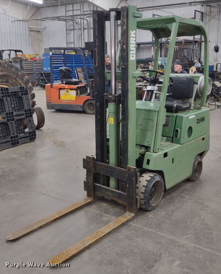 Clark D500FS30 forklift in Lawrence, KS | Item JK9059 sold | Purple Wave