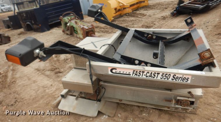 Curtis Fast-Cast 550 spreader in Wamego, KS | Item JR9065 sold | Purple ...