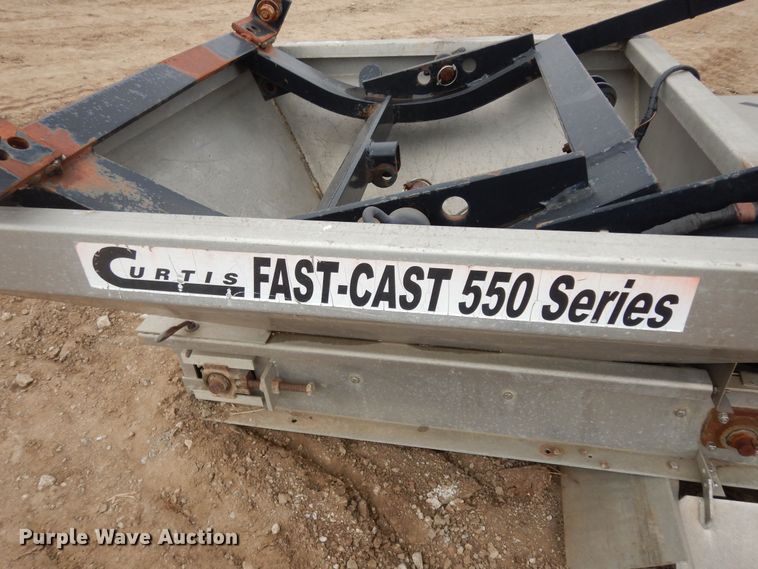 Curtis Fast-Cast 550 spreader in Wamego, KS | Item JR9065 sold | Purple ...