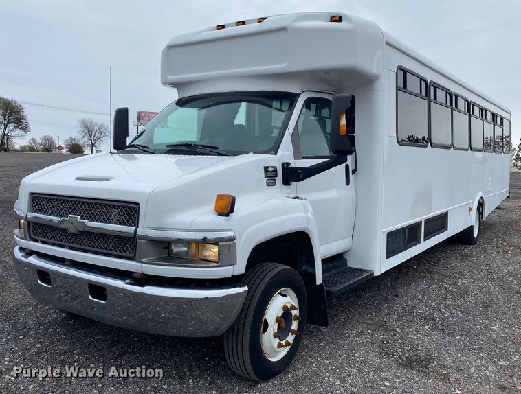 2009 Chevrolet C5500 shuttle bus in Collinsville, OK | Item JW9304 sold ...