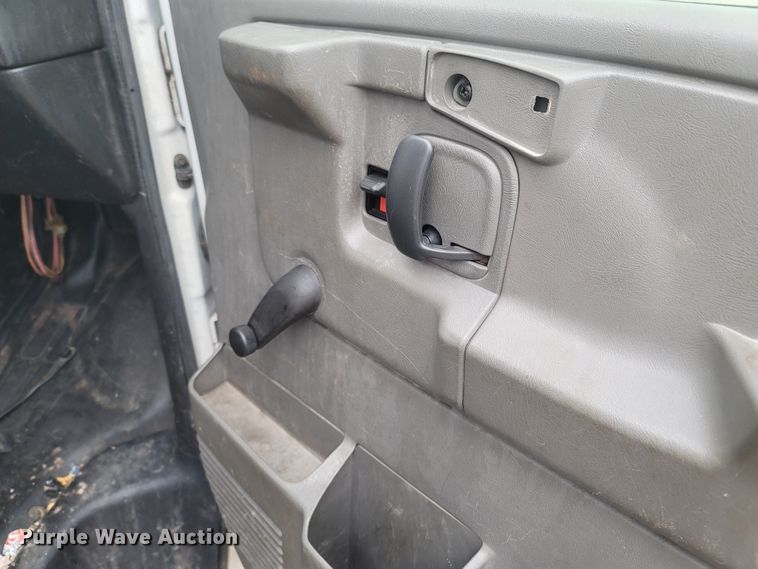 2009 Chevrolet Express 2500 van in Long Lane, MO | Item LN9741 sold ...