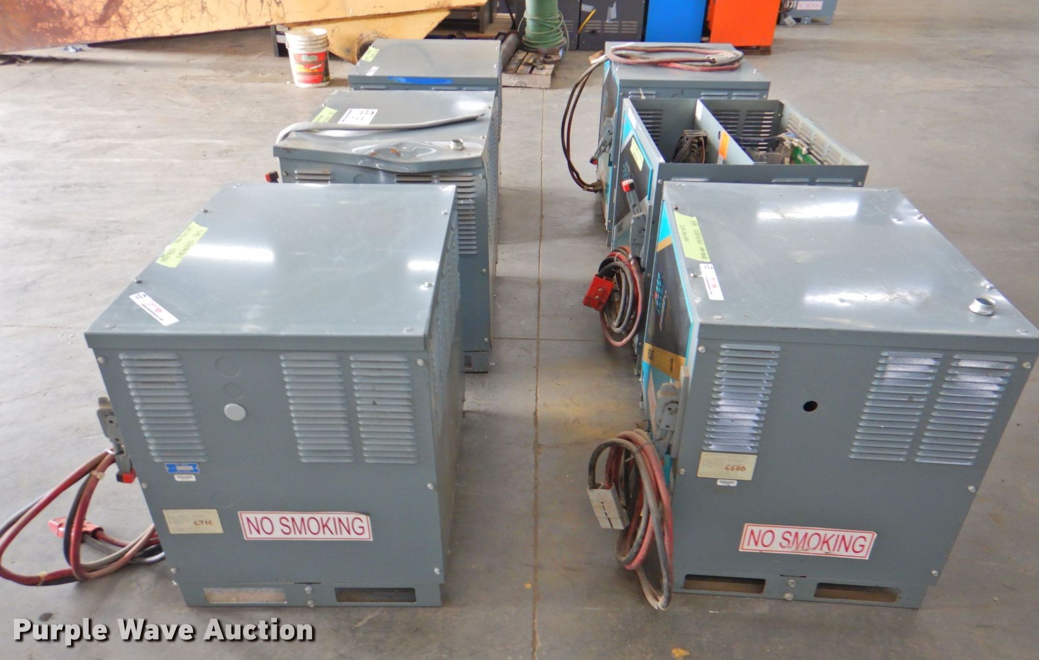 (6) Hobart Ultra Charger forklift battery chargers in Lawrence, KS ...