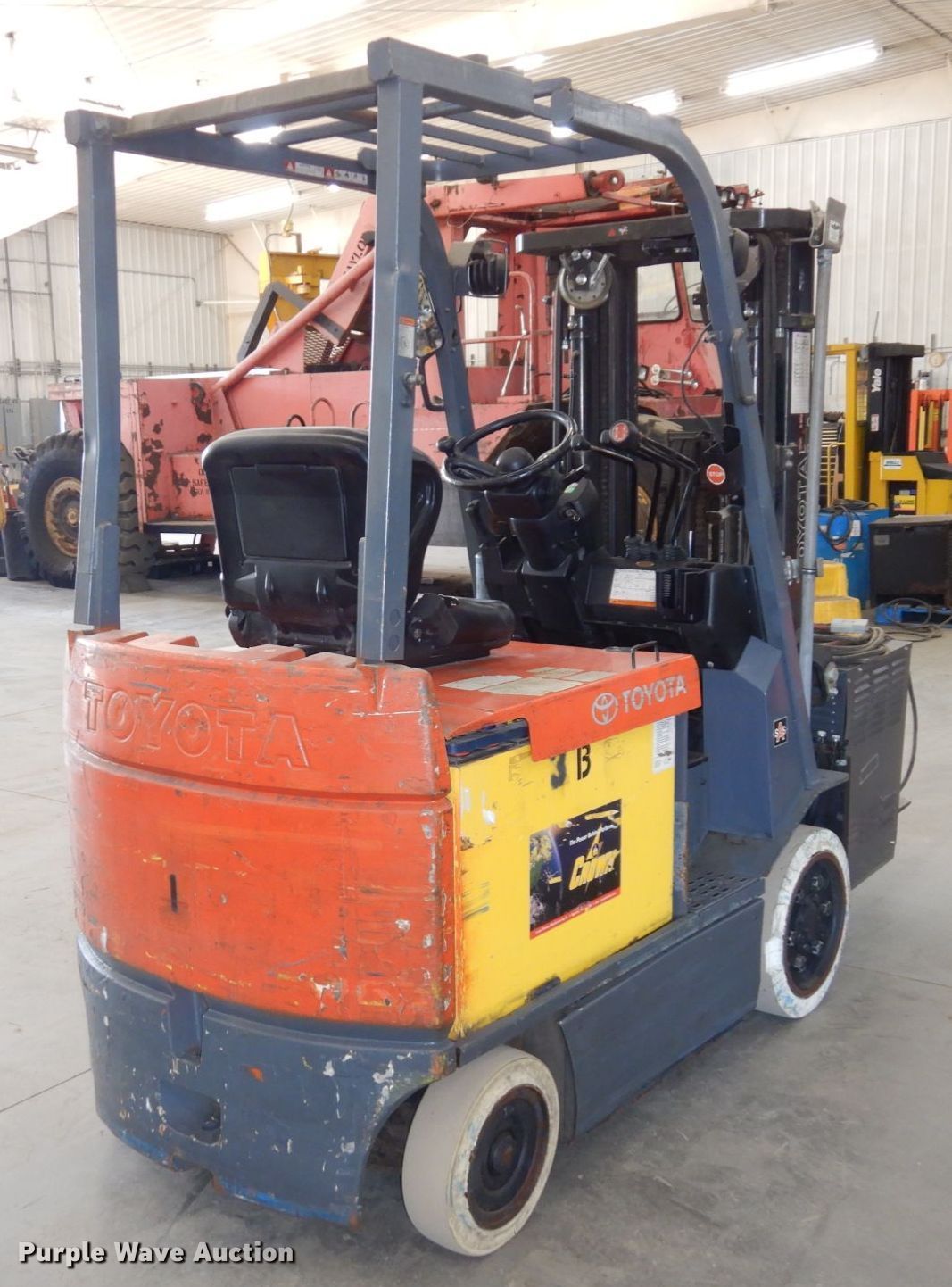 Toyota 7FBCHU25 forklift in Lawrence, KS | Item DS1475 sold | Purple Wave