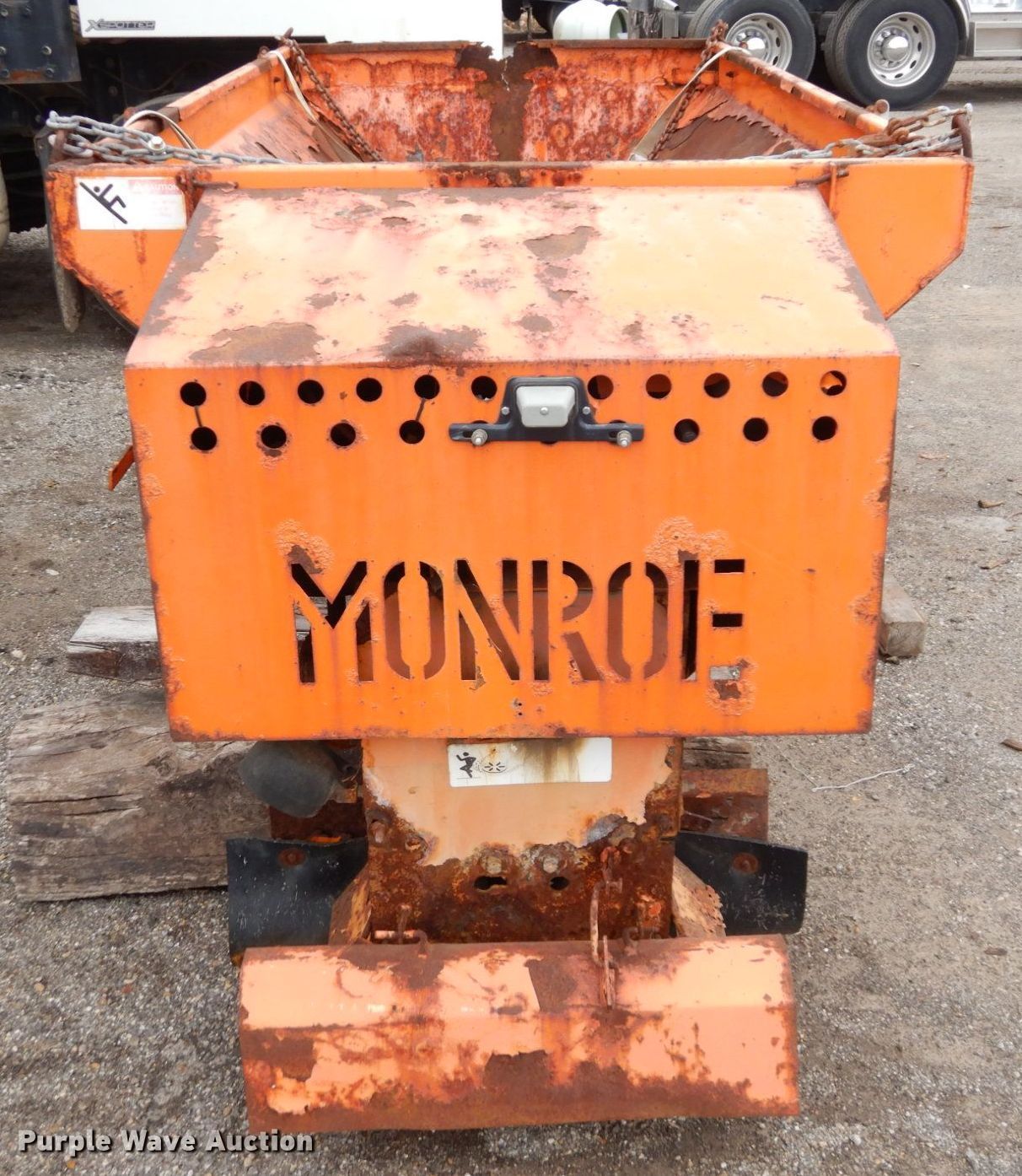 Monroe spreader in Lawrence, KS | Item DS1499 sold | Purple Wave