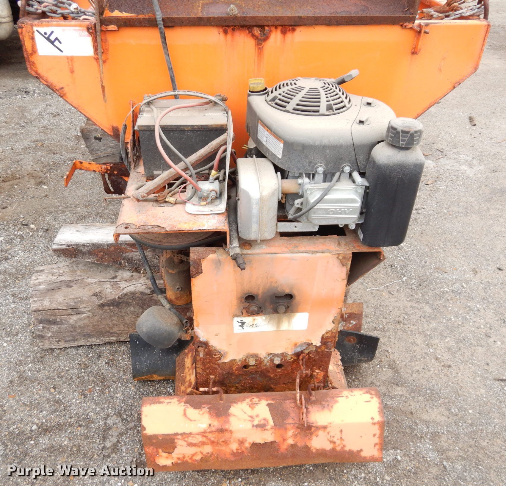 Monroe spreader in Lawrence, KS | Item DS1499 sold | Purple Wave