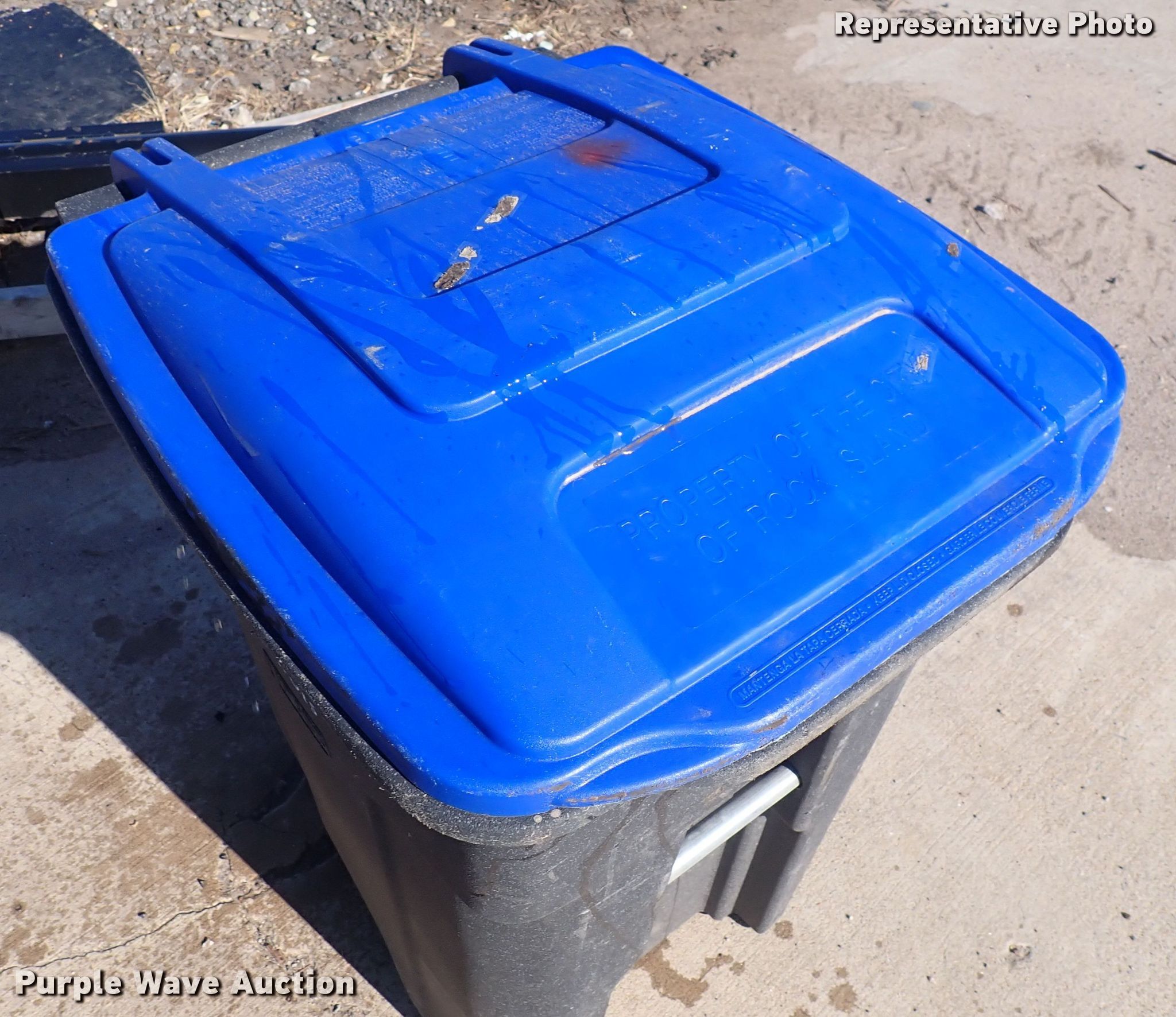 (20) trash cans in Wichita, KS | Item GD9425 sold | Purple Wave