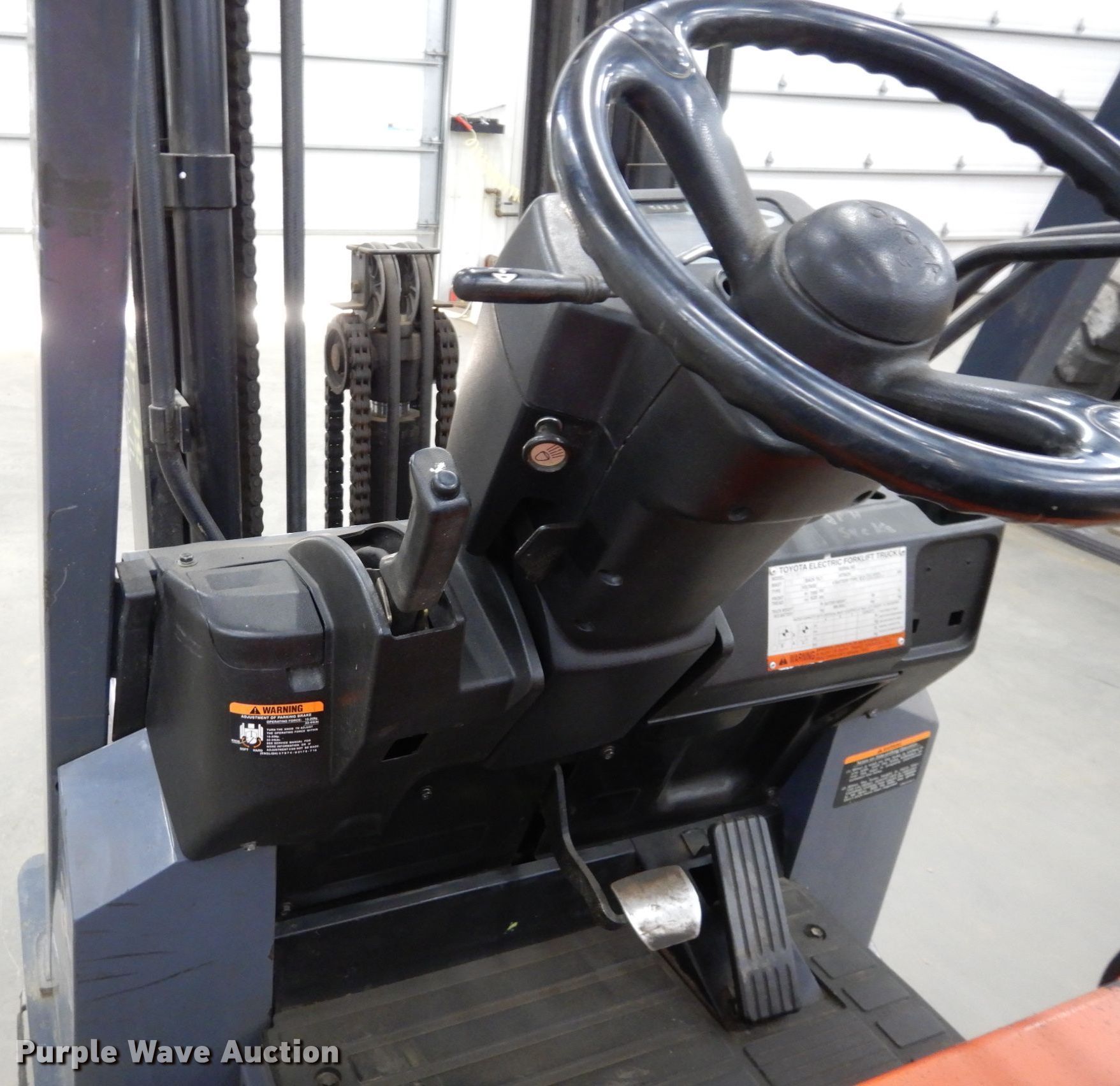 Toyota 7FBCHU25 forklift in Lawrence, KS | Item LY9252 sold | Purple Wave