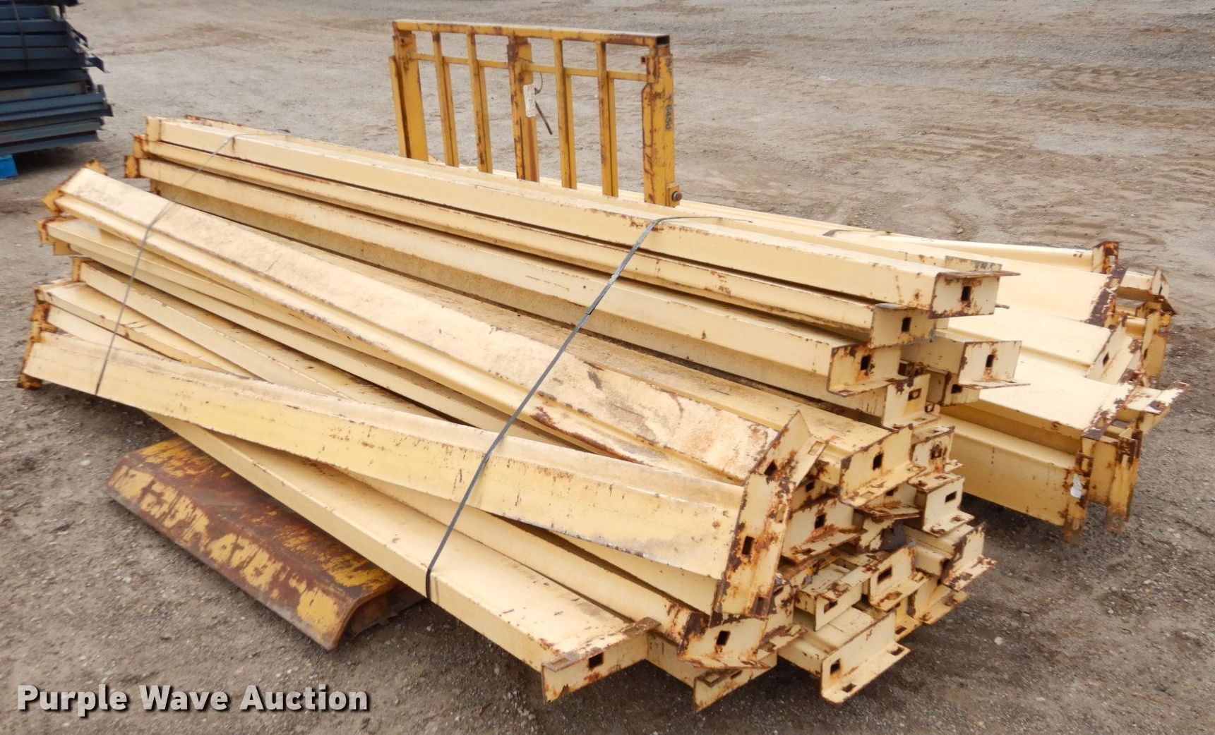 (2) pallets of Unarco T-Bolt pallet racking beams in Lawrence, KS ...