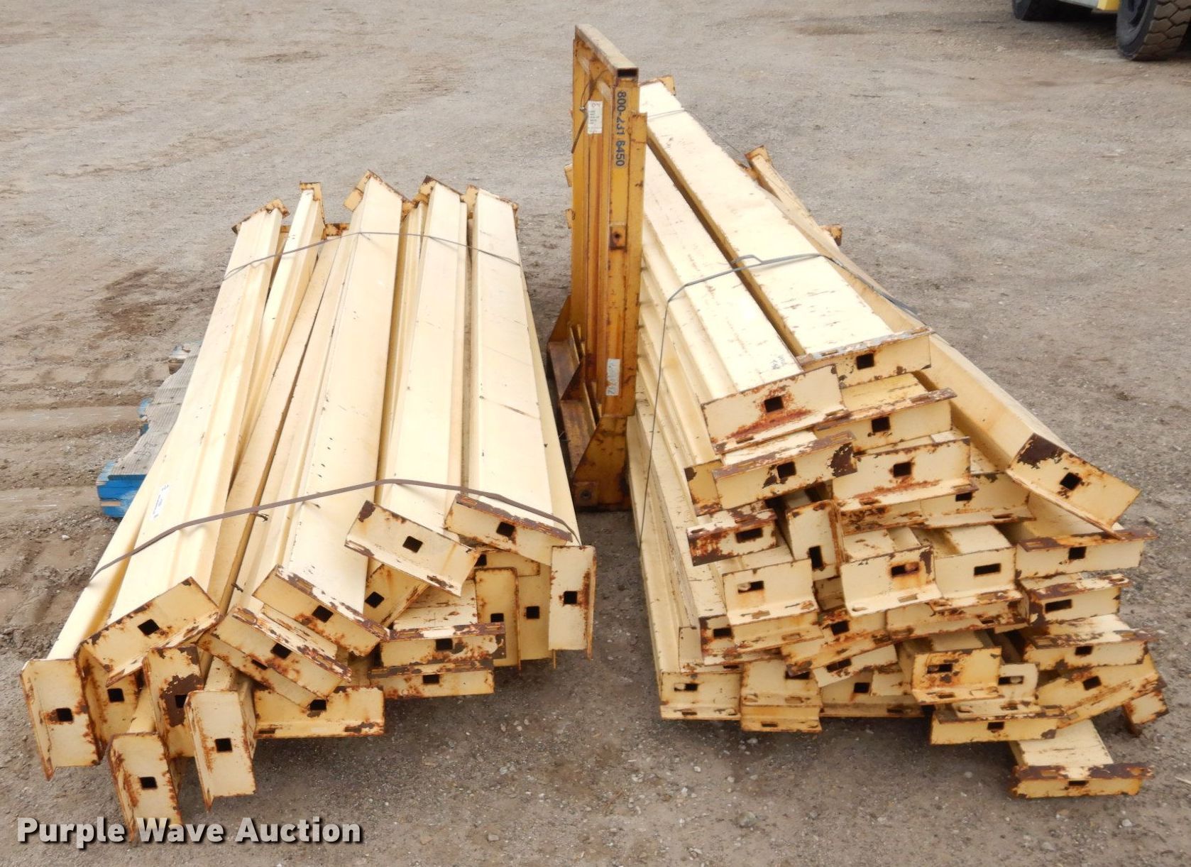 (2) pallets of Unarco T-Bolt pallet racking beams in Lawrence, KS ...