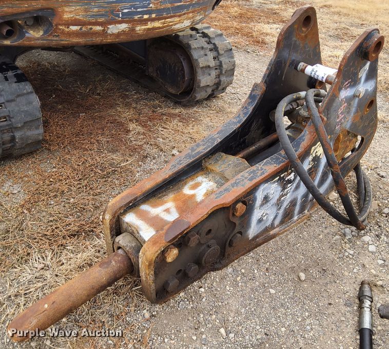 Caterpillar H80 breaker in Manhattan, KS | Item DL2285 sold | Purple Wave