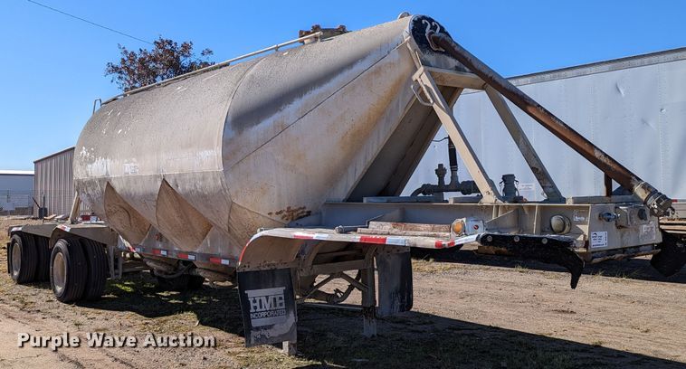 1967 Fruehauf HAB-F2-J1000 pneumatic dry bulk trailer in Edmond, OK ...