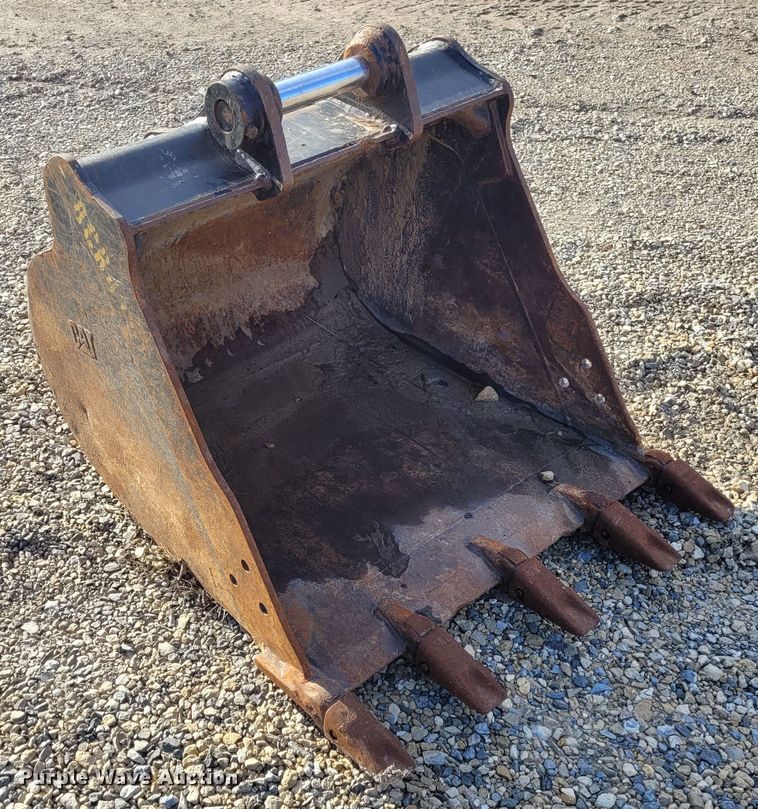 Caterpillar excavator bucket in El Dorado, KS | Item FC9207 sold ...