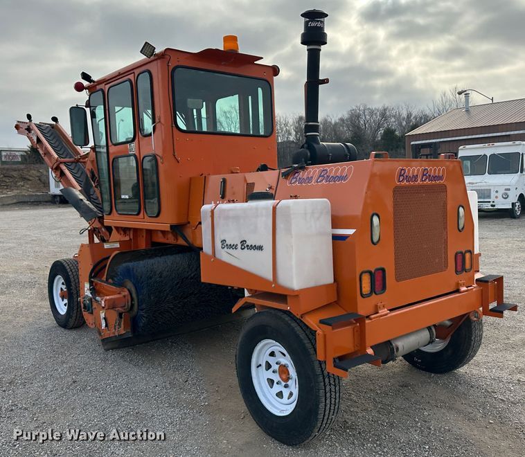 2016 Broce MK1 broom in Tonganoxie, KS | Item JD9722 sold | Purple Wave