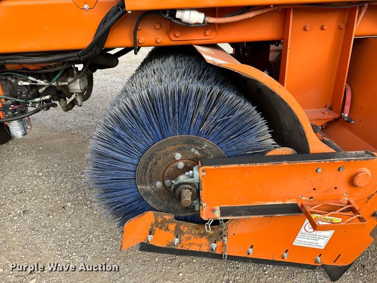 2016 Broce MK1 broom in Tonganoxie, KS | Item JD9722 sold | Purple Wave