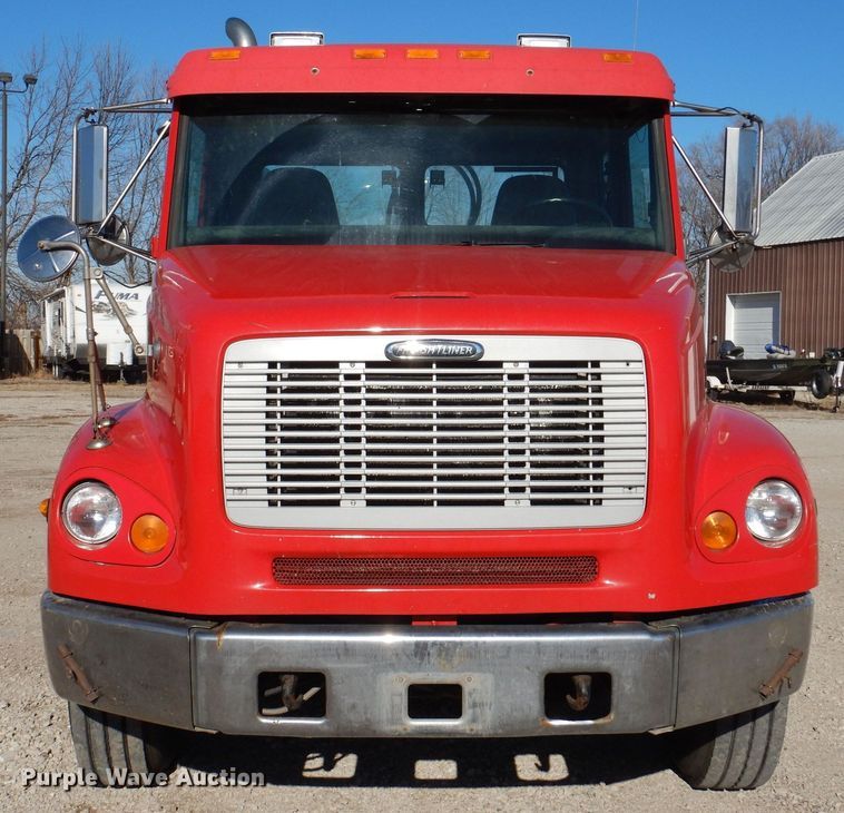 2000 Freightliner FL112 semi truck in Slater, IA | Item KW9633 sold ...
