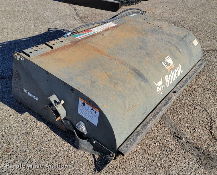 2018 Bobcat 72 Sweeper skid steer sweeper in Pierre, SD | Item ME9549 ...