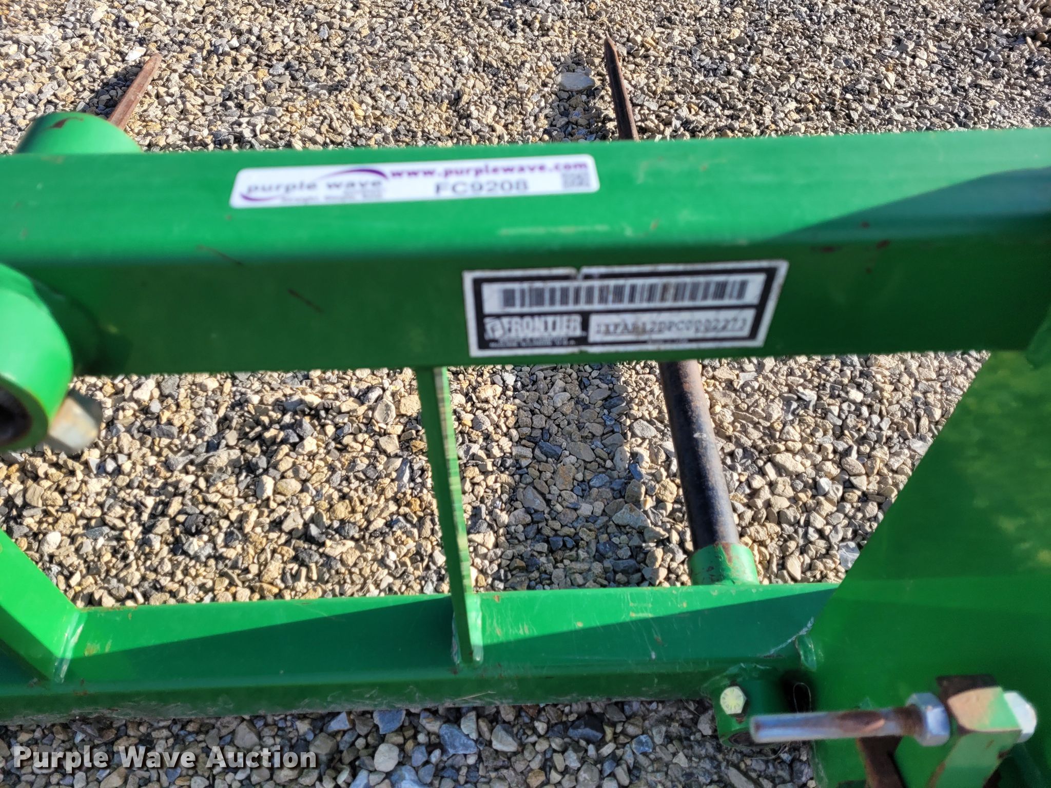 Frontier bale spear in El Dorado, KS | Item FC9208 sold | Purple Wave