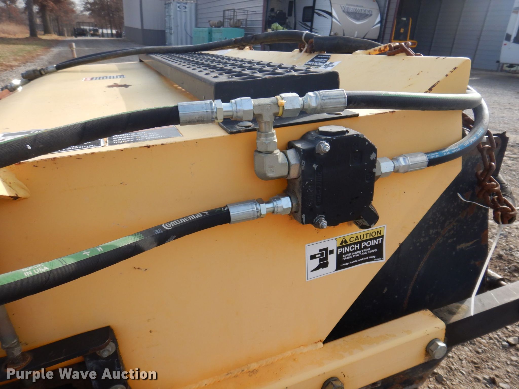 Mustang 62" W skid steer sweeper in Chillicothe, MO | Item MW9414 sold ...