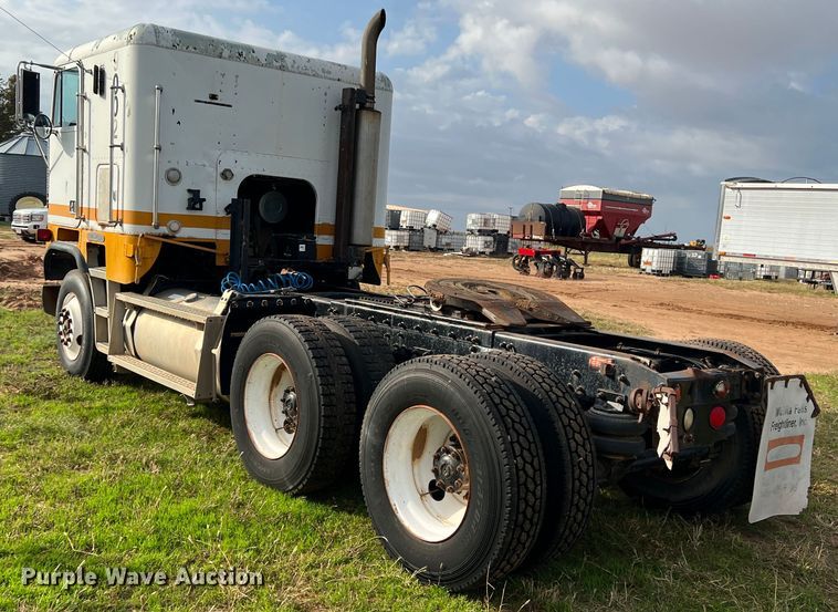 1990 Freightliner FLA semi truck in Blair, OK | Item LW9257 sold | Purple Wave