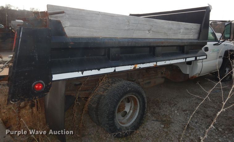 2004 Chevrolet Silverado 3500 dump bed pickup truck in Atchison, KS ...