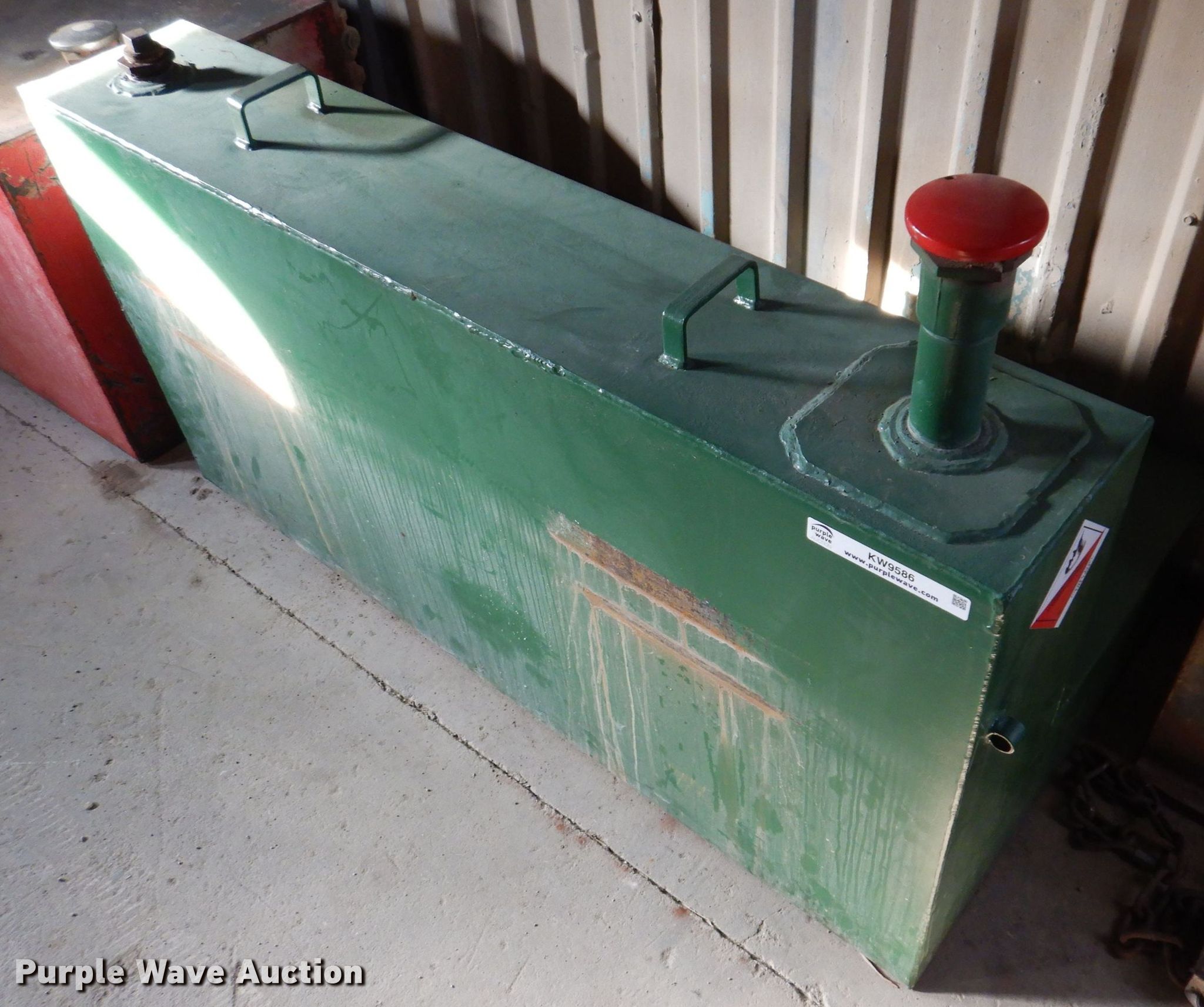 Fuel tank in Audubon, IA | Item KW9586 sold | Purple Wave