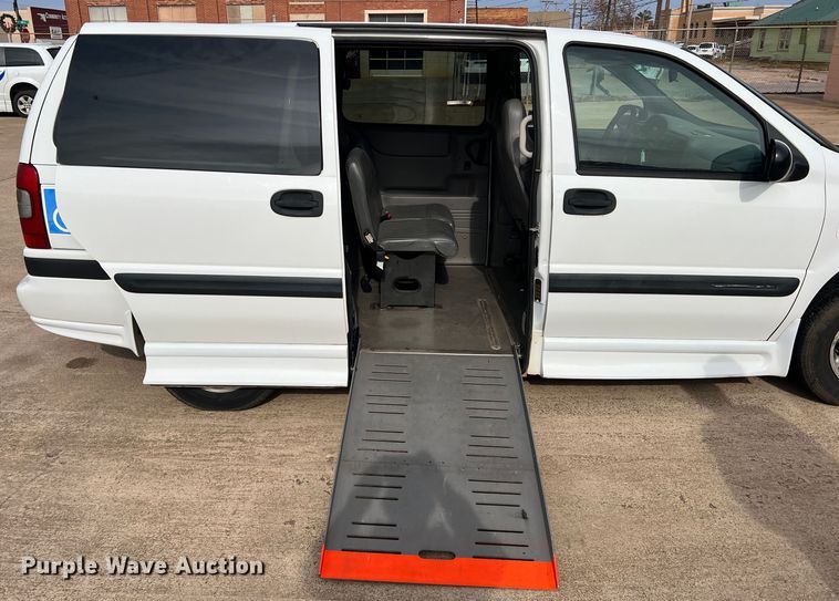 2005 Chevrolet Venture handicap accessible van in Frederick, OK | Item ...