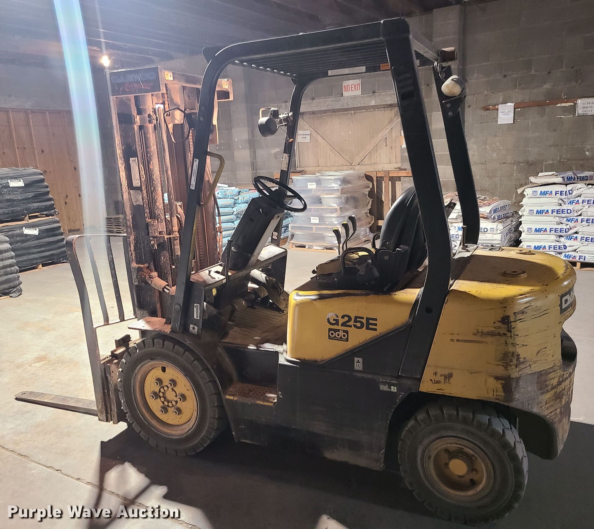 Daewoo G25E-3 forklift in Lexington, MO | Item JG9570 sold | Purple Wave