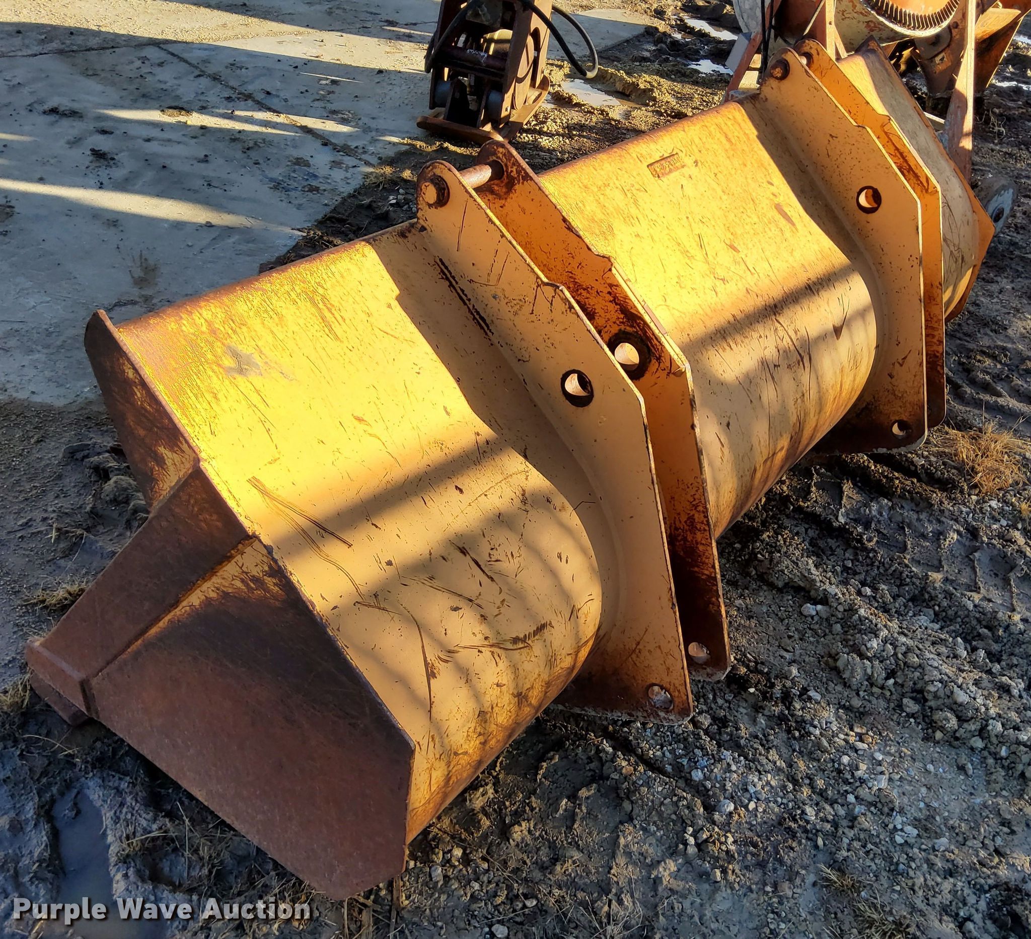 Case 81"W backhoe bucket in Manhattan, KS | Item KR9100 sold | Purple Wave