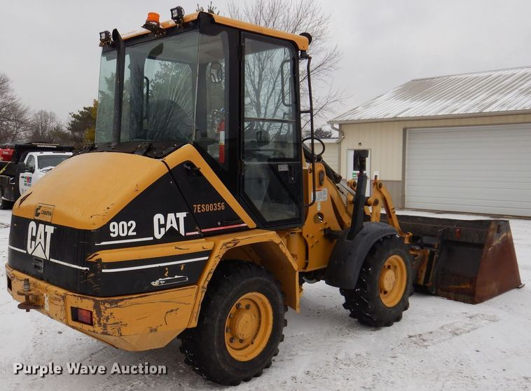 1999 Caterpillar 902 wheel loader in Winterset, IA | Item KW9543 sold | Purple Wave