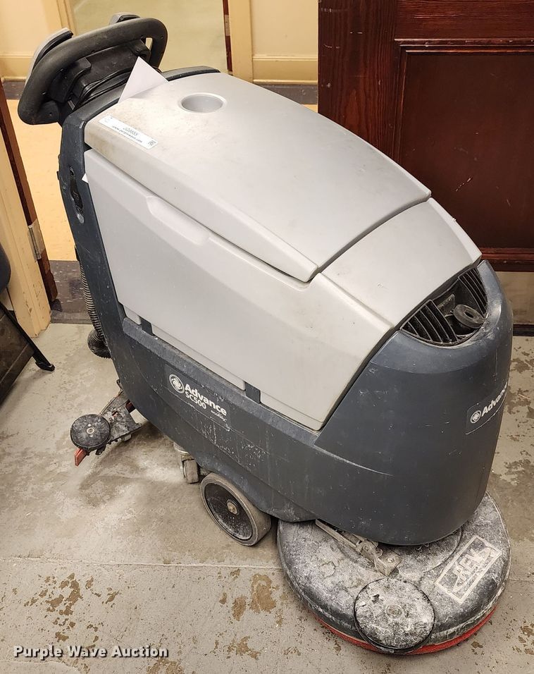 Advance SC500 floor scrubber in Independence, MO | Item JG9555 sold ...