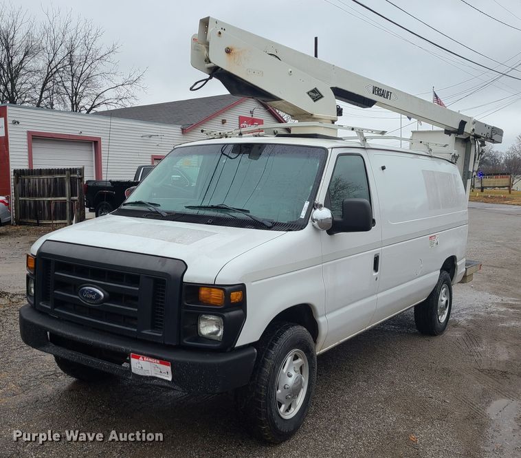 2009 Ford E350 Super Duty van with bucket lift in Independence, MO ...