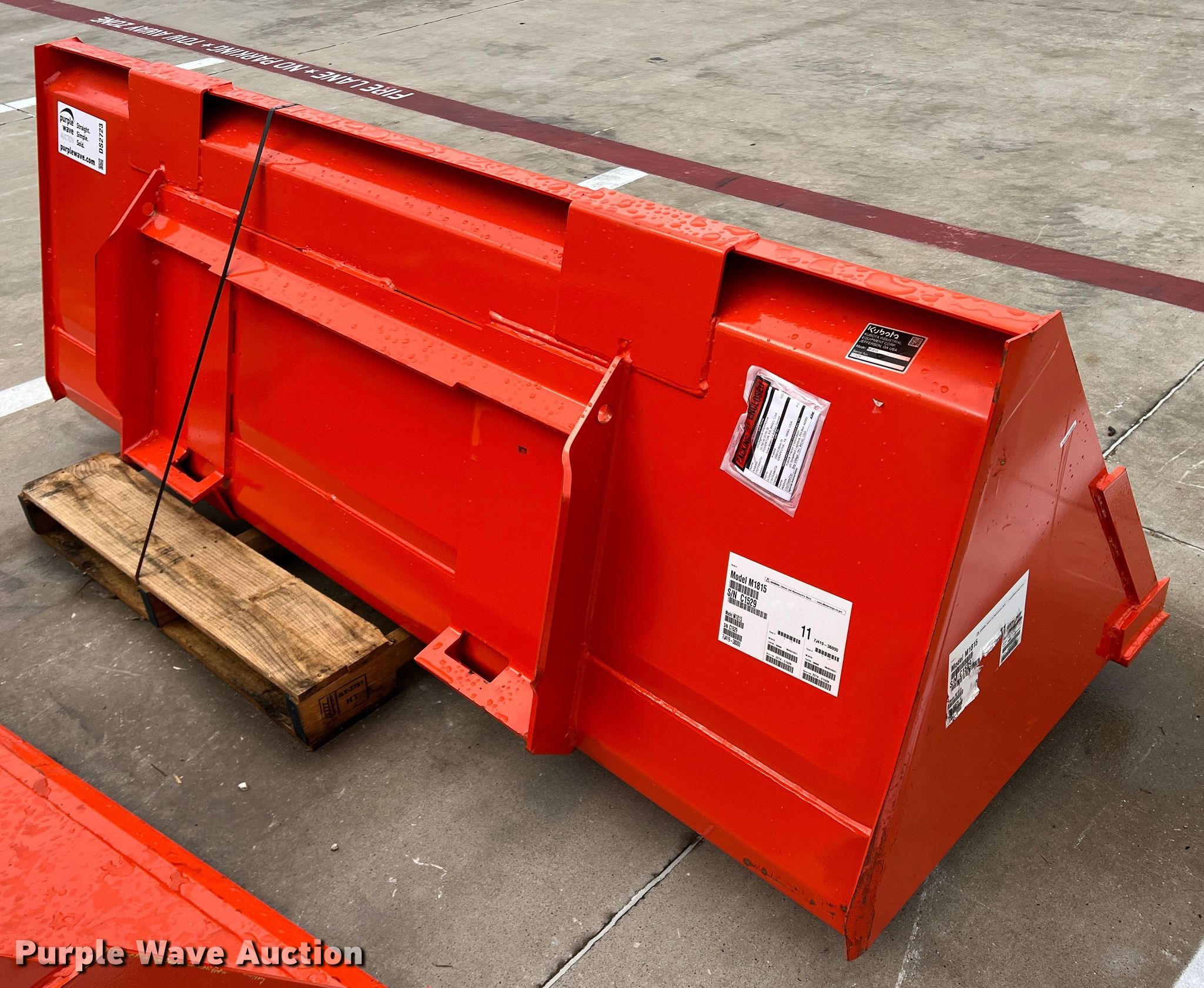 Kubota M1815 bucket in Grapevine, TX | Item DS2723 sold | Purple Wave