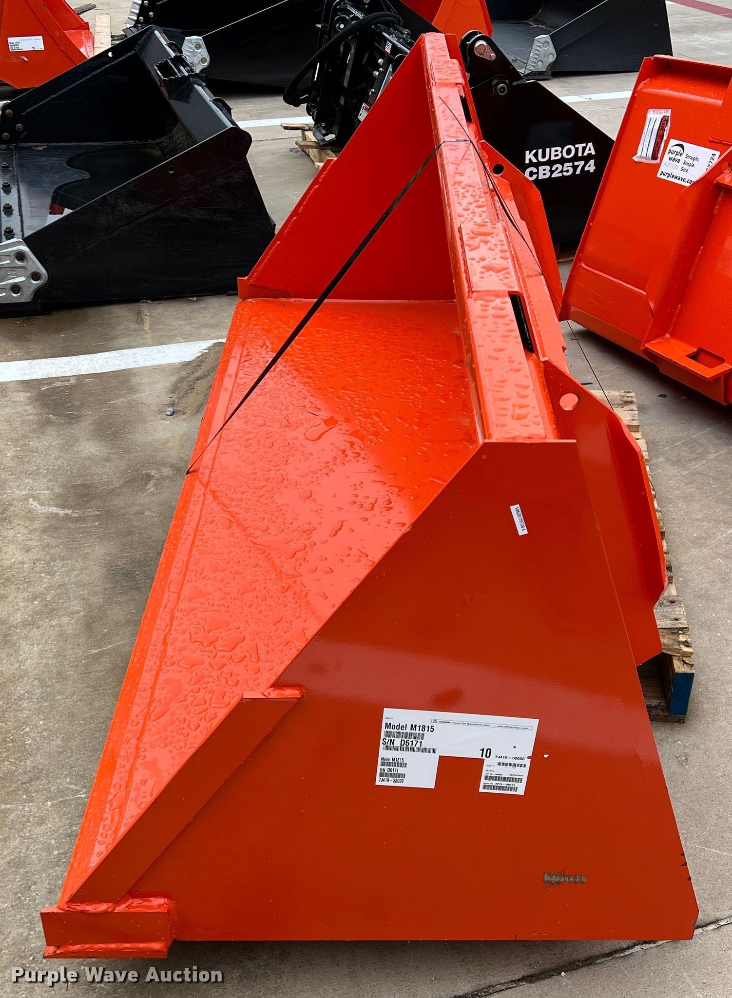 Kubota M1815 bucket in Grapevine, TX | Item DS2725 sold | Purple Wave