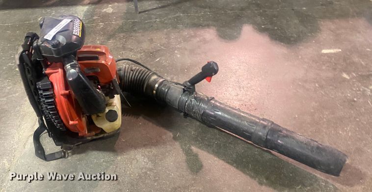 Redmax EBZ8550 leaf blower in Tulsa, OK | Item IG9949 sold | Purple Wave